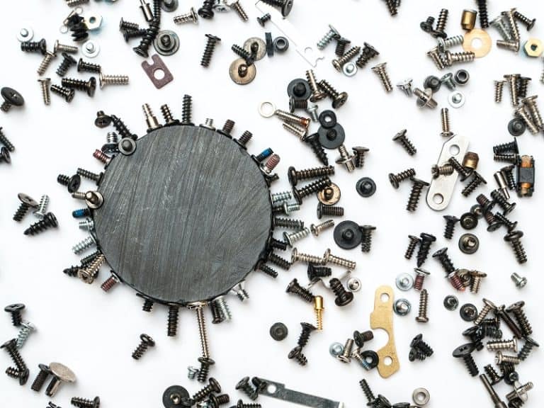 Are Scissors Magnetic? (Explained & Solved) – Sewingmachinetalk.com